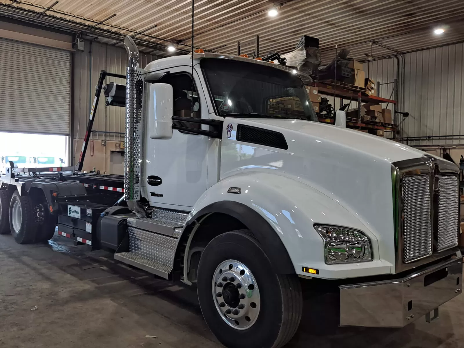 Kenworth T880 Roll off truck with Galfab Roll off hoist - Pyramid ...